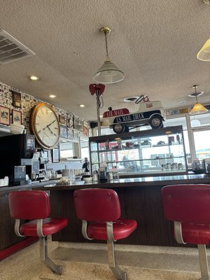 FINS DRIVE IN - Updated November 2025 - 106 Photos & 175 Reviews - 4090 ...