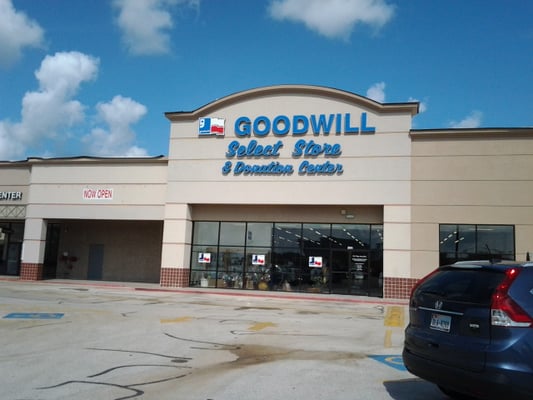 GOODWILL SELECT STORE AND DONATION CENTER - Updated December 2025 - 21 ...