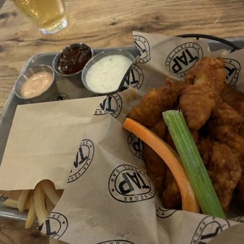 TAP SPORTS BAR EXCALIBUR - Updated January 2025 - 157 Photos & 56 ...