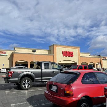 VONS - Updated June 2025 - 598 Photos & 297 Reviews - 745 W Naomi Ave ...
