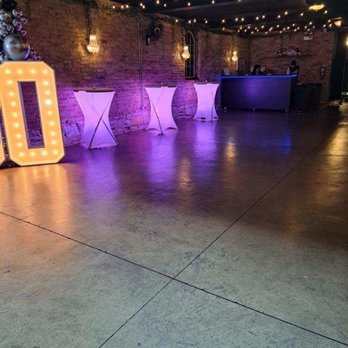 ROW 24 - Updated December 2025 - 153 Photos & 17 Reviews - 2411 S ...