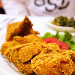 McHardy’s Chicken & Fixin’ - Takeout & Delivery - 69 Photos & 117 ...