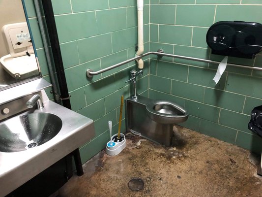 HALETHORPE MARC STATION - Updated December 2025 - 12 Photos & 10 ...