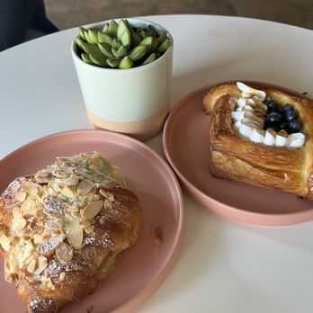 LOVE CROISSANTS - Updated December 2024 - 143 Photos & 71 Reviews ...