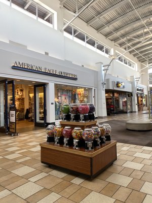 MT SHASTA MALL - Updated September 2025 - 40 Photos & 52 Reviews - 900 ...