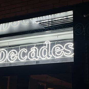 DECADES PIZZA - Updated June 2024 - 97 Photos & 32 Reviews - 690 ...