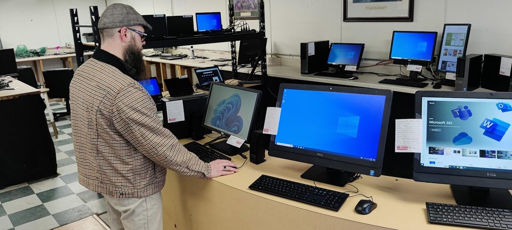 DISC SURPLUS COMPUTERS - Updated July 2025 - 12 Photos - 3417 S 113th West Ave, Sand Springs ...