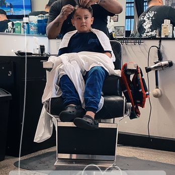 GILLY’S BARBERSHOP - Updated June 2025 - 20 Photos & 38 Reviews - 922 N ...