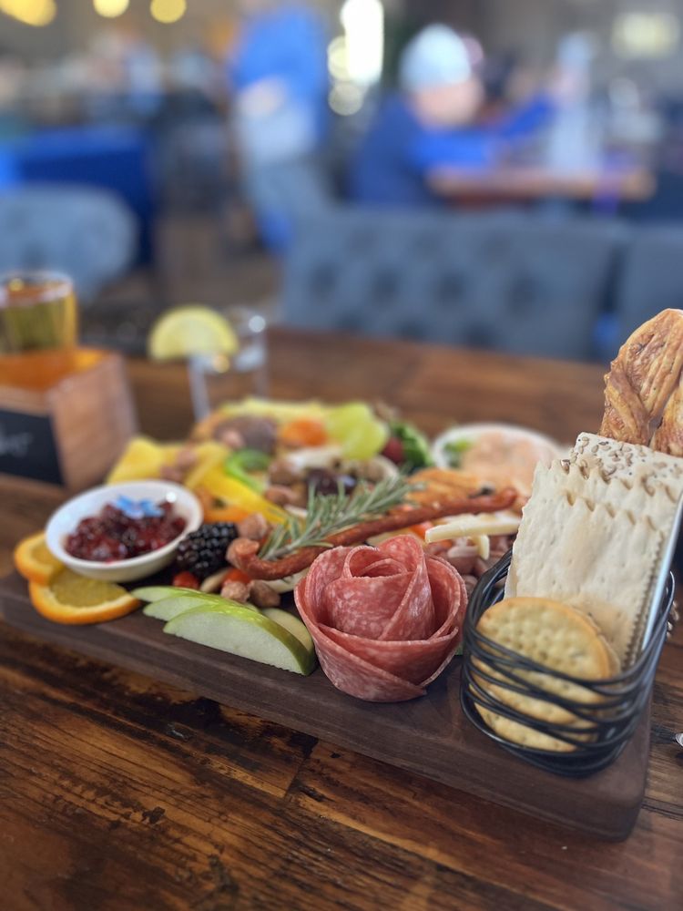 QUENCH TAPS AND TAPAS - 94 Photos & 39 Reviews - 14010 N Litchfield Rd ...