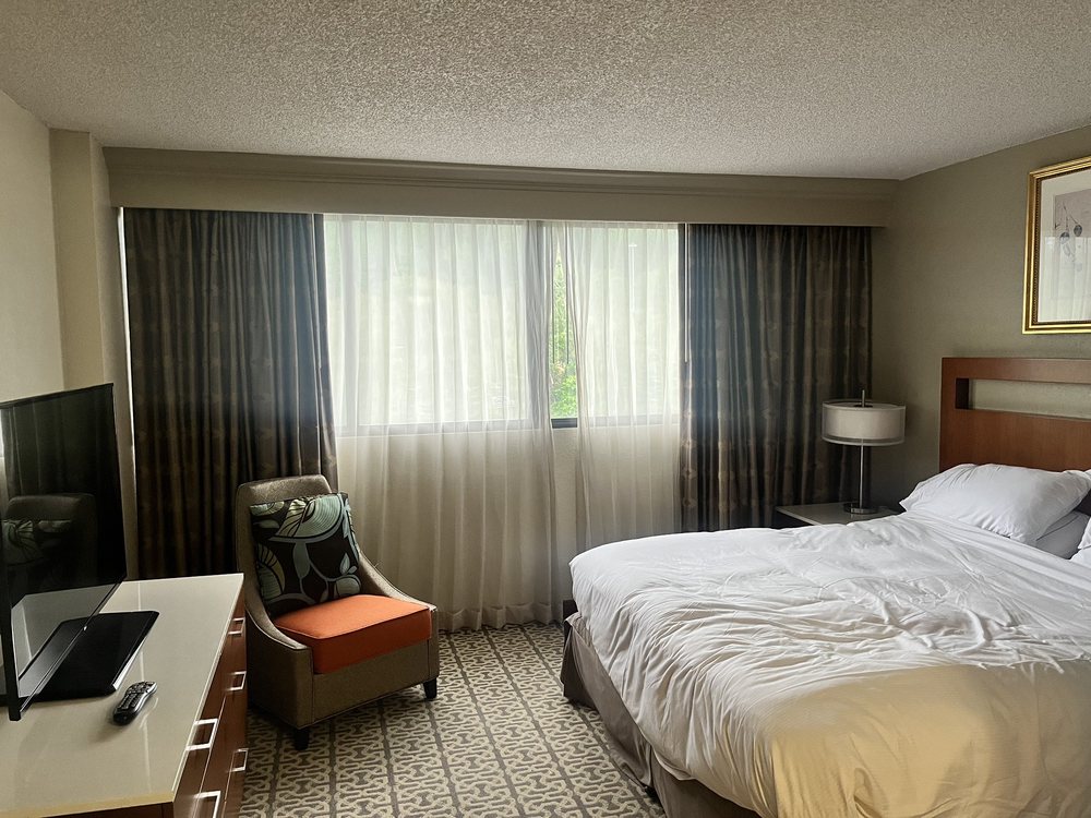 DOUBLETREE SUITES BY HILTON HOTEL SEATTLE AIRPORT - SOUTHCENTER - 298 ...