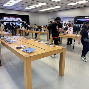 APPLE LOS CERRITOS - Updated January 2026 - 270 Photos & 1040 Reviews ...