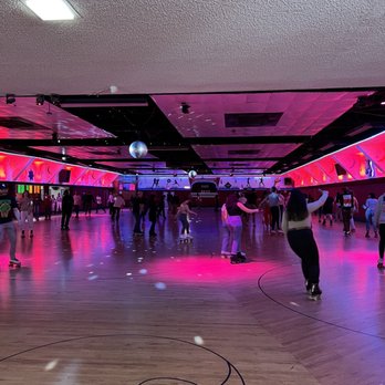 MOONLIGHT ROLLERWAY - Updated November 2024 - 473 Photos & 787 Reviews ...