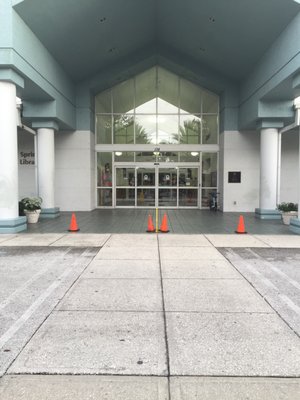 TARPON SPRINGS PUBLIC LIBRARY - Updated January 2026 - 10 Photos - 138 ...