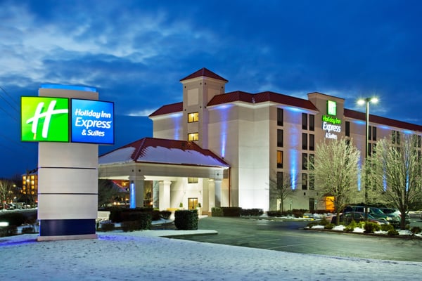 HOLIDAY INN EXPRESS & SUITES PIGEON FORGE/NEAR DOLLYWOOD - 83 Photos ...