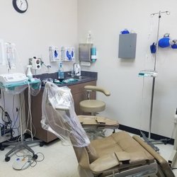 VALLEY ENDODONTICS & ORAL SURGERY - 17 Photos & 27 Reviews - 3085 W Ina ...