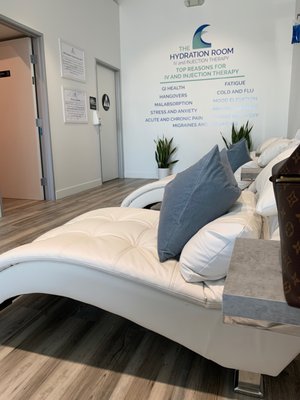 HYDRATION ROOM with reviews - Updated September 2024 - 49 Photos & 32 ...