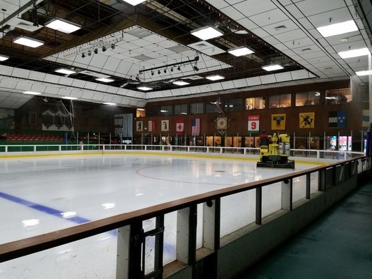 SNOOPY’S HOME ICE - REDWOOD EMPIRE ICE ARENA - 120 Photos & 93 Reviews ...