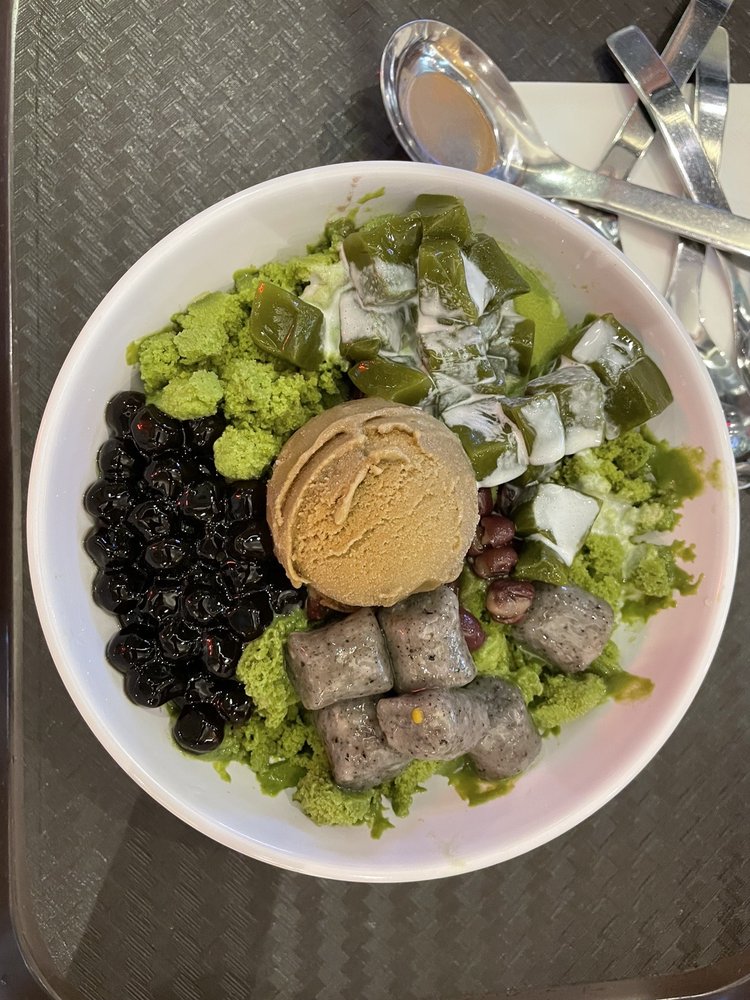 SNOWFLAKE - Updated January 2026 - 15 Photos - No. 168, Jalan Bukit ...