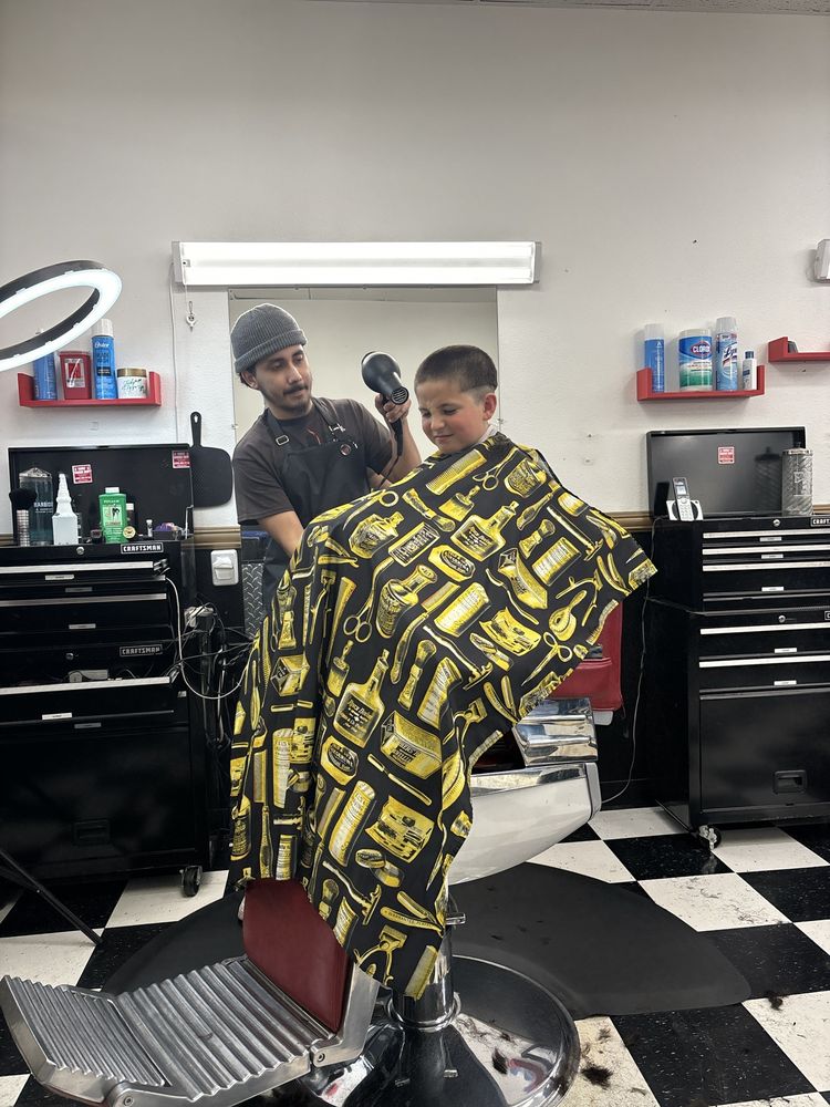 FAMILY BARBER SHOP - Updated October 2025 - 31 Photos & 39 Reviews ...