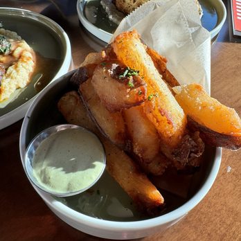 HENCEFORTH - Updated December 2025 - 32 Photos & 28 Reviews - 1335 H St ...