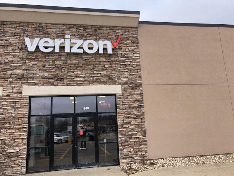 WIRELESS WORLD - Updated November 2024 - 1919 S Main Ave, Sioux Center ...