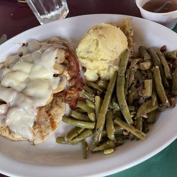 AUSABLE INN - Updated August 2025 - 34 Photos & 90 Reviews - 600 S ...