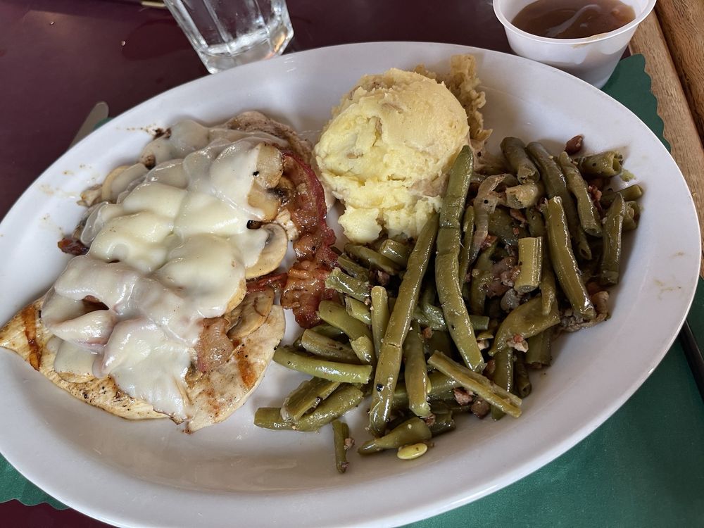 AUSABLE INN - Updated July 2025 - 32 Photos & 86 Reviews - 600 S State ...