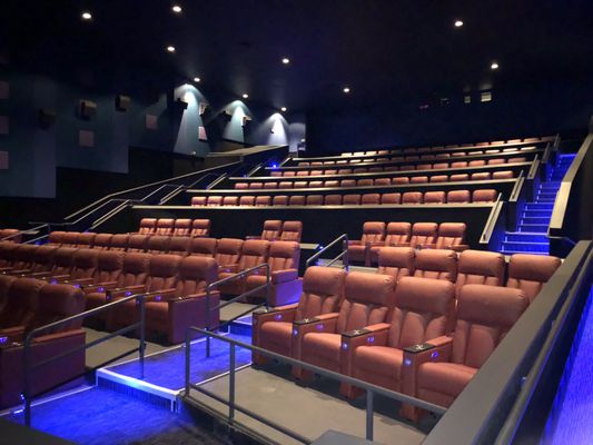 SHOWCASE CINEMA DE LUX SPRINGDALE 18 - Updated December 2025 - 41 ...