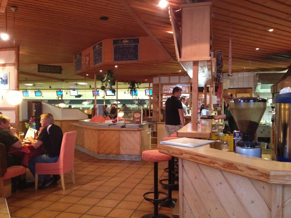 BOWLING CENTER LINZ PASCHING - Plus-Kaufstr. 8, Wagram, Oberösterreich ...