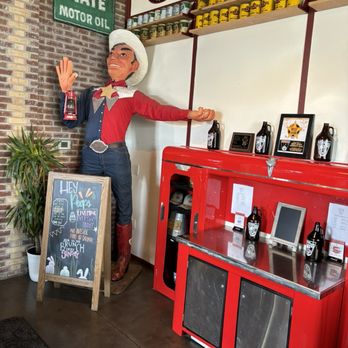 STRAP TANK BREWERY - Updated April 2025 - 566 Photos & 586 Reviews ...