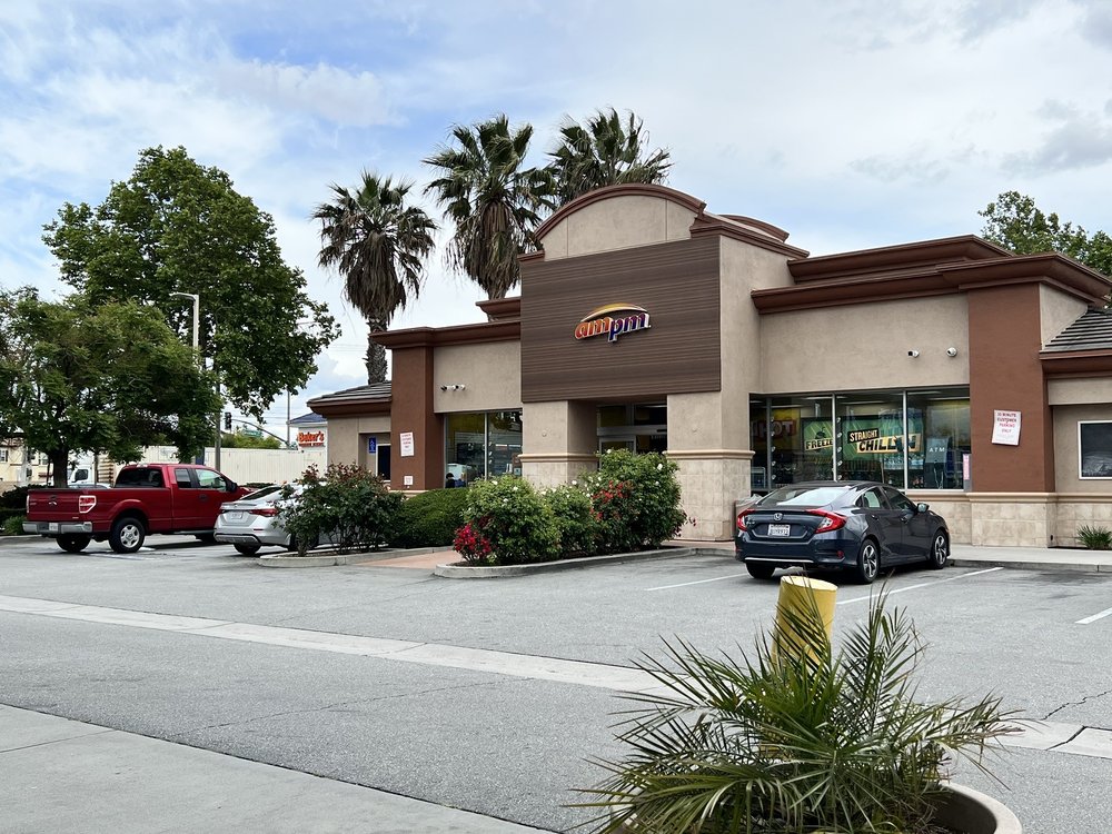 ARCO AM/PM - Updated December 2025 - 11 Photos & 20 Reviews - 2446 S ...