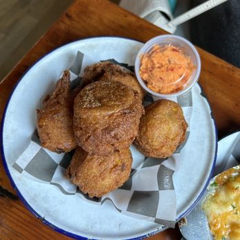 INA MAE TAVERN & PACKAGED GOODS - Updated August 2024 - 750 Photos ...