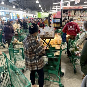 168 MARKET - Updated July 2025 - 360 Photos & 117 Reviews - 765 Sereno ...