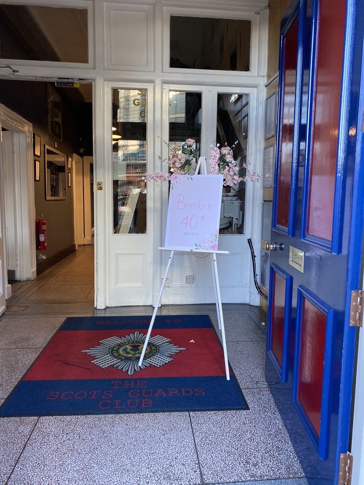 THE ROYAL SCOTS GUARD CLUB - Pubs - Haymarket, Edinburgh, United ...