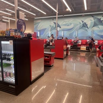 TARGET - Updated May 2025 - 113 Photos & 37 Reviews - 2345 Kuhio Ave ...