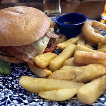 THE EIGHT BELLS - Updated July 2025 - 11 Photos & 13 Reviews - 19 ...