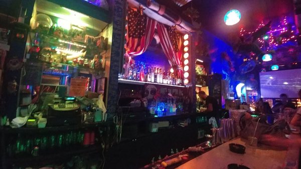WONDERLAND - 33 Photos & 41 Reviews - Dive Bars - 1727 E Main St ...