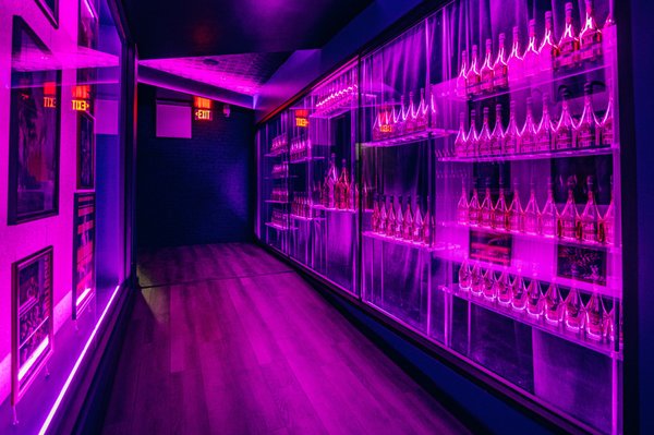 CITIZEN - Updated March 2025 - 28 Photos & 26 Reviews - 2511 Swiss Ave ...