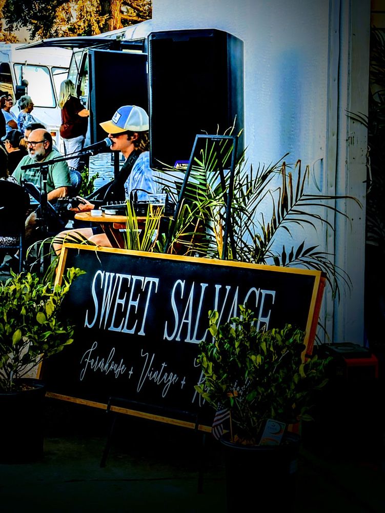 THE SWEET MARKET ON MAIN - Updated November 2025 - 21 Photos - 4425 Main St, Springfield, Oregon ...