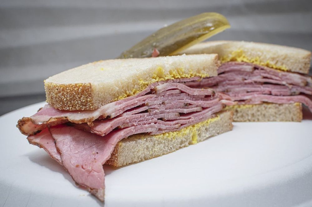 SNOWDON DELI - Updated February 2025 - 230 Photos & 170 Reviews - 5265 ...