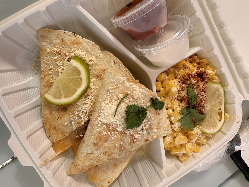 BEV’S BBQ HUT - Updated July 2025 - 1313 Alaska Hwy, Tok, Alaska ...