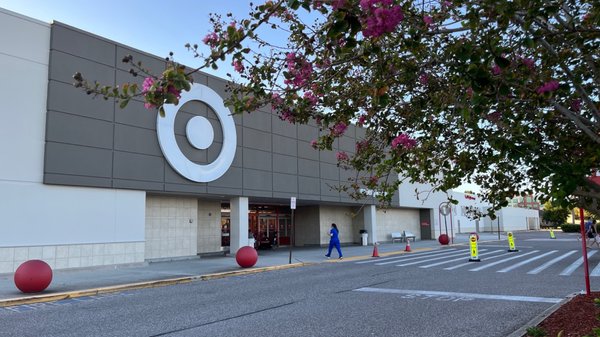 TARGET - Updated December 2025 - 31 Photos & 33 Reviews - 900 E Lake Rd ...
