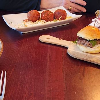 ROCKY HILL INN - Updated December 2025 - 486 Photos & 497 Reviews - 137 ...