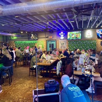 SHOTZEE’S BAR & GRILL - Updated August 2024 - 79 Photos & 70 Reviews ...