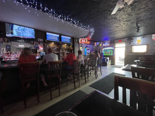 CORNERS TAVERN - Updated December 2025 - 7990 W 130th St, Strongsville ...