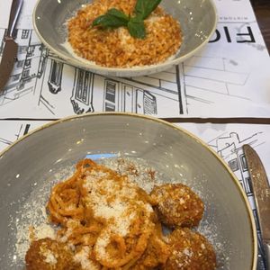 LE VOLTE - Updated June 2025 - piazza Rondanini 47, Roma, Italy ...