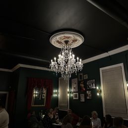 NEWBROOK KITCHEN - Updated October 2025 - 44 Photos - 36 Wallingford Rd ...