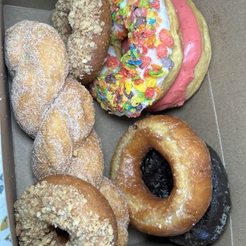 BEACH DONUT SHOP - Updated December 2025 - 110 Photos & 147 Reviews ...