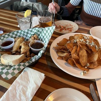 HARDWOOD CAFE - Updated June 2025 - 64 Photos & 121 Reviews - 646 ...