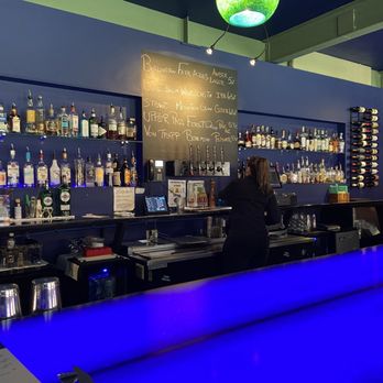 ROOTS THE RESTAURANT - Updated October 2025 - 294 Photos & 427 Reviews ...